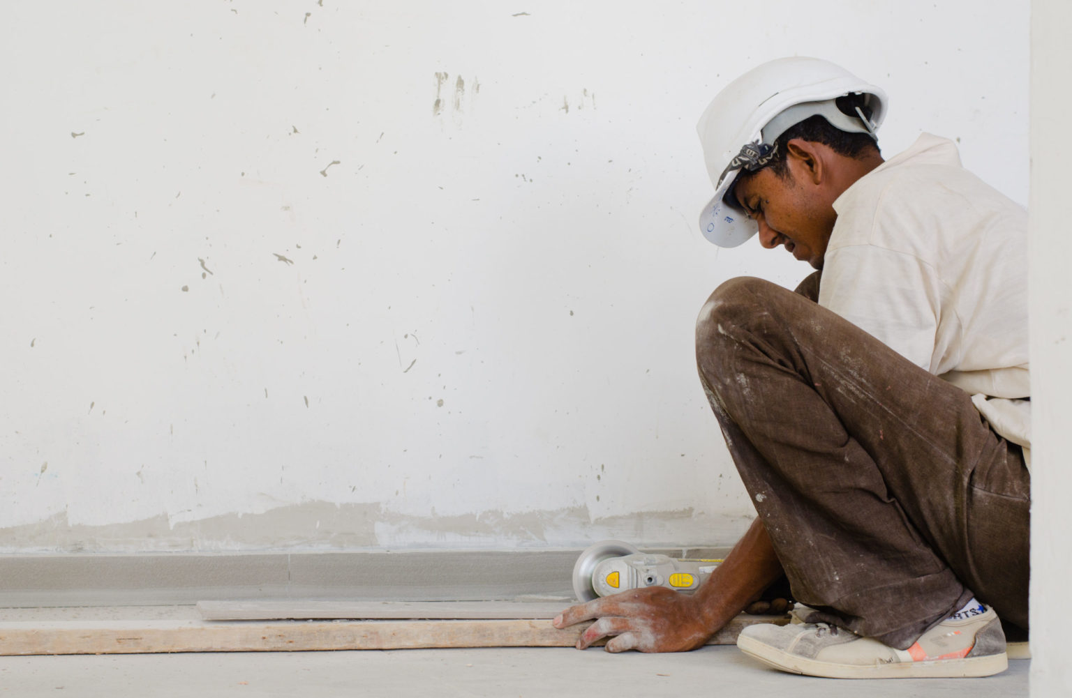 Guide to Recruiting Foreign Workers - AW Labor Solutions
